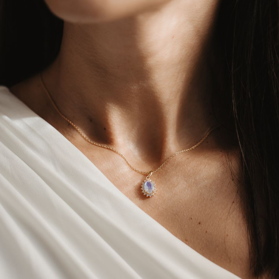 Colier din argint Golden Virtue - Piatra Lunii – Indira